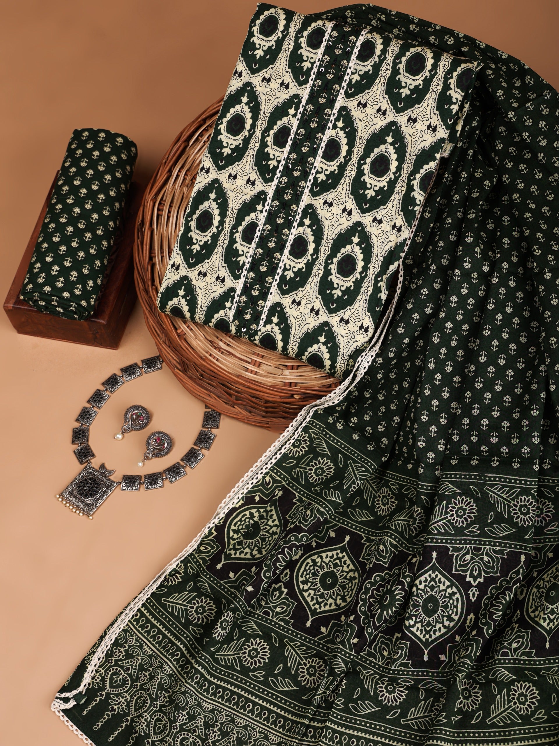 Buy Simple Gota Patti Suit | Designer Gota Patti Suit Online – thecotlin